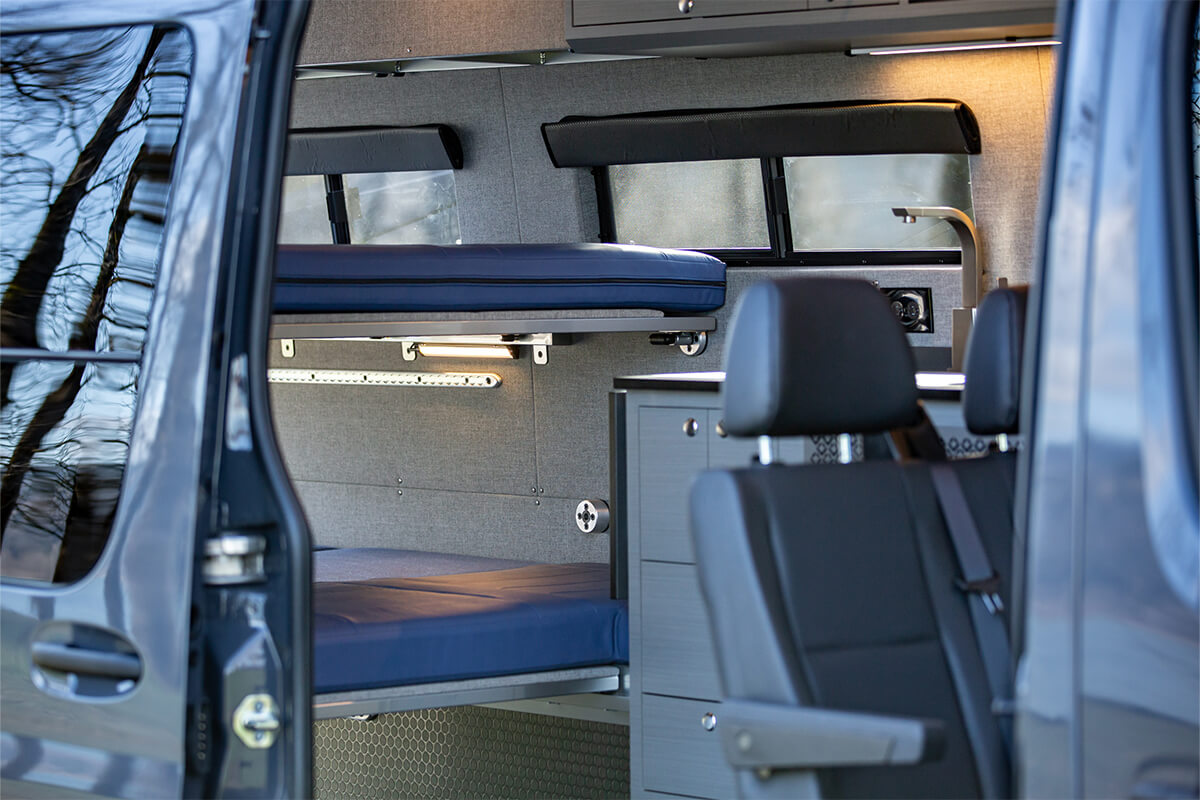 Hermes | Outside Van