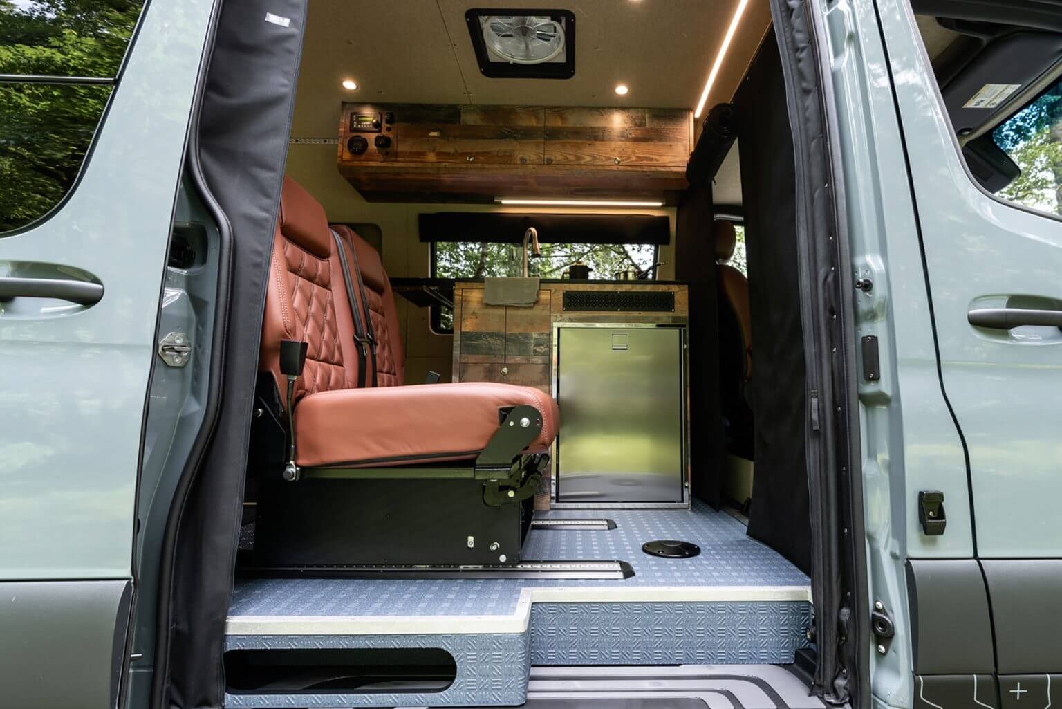 Jettison | Outside Van