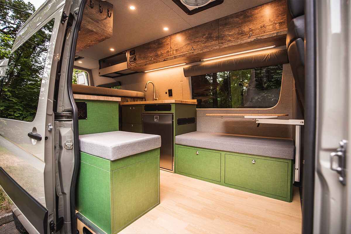 Maui | Outside Van